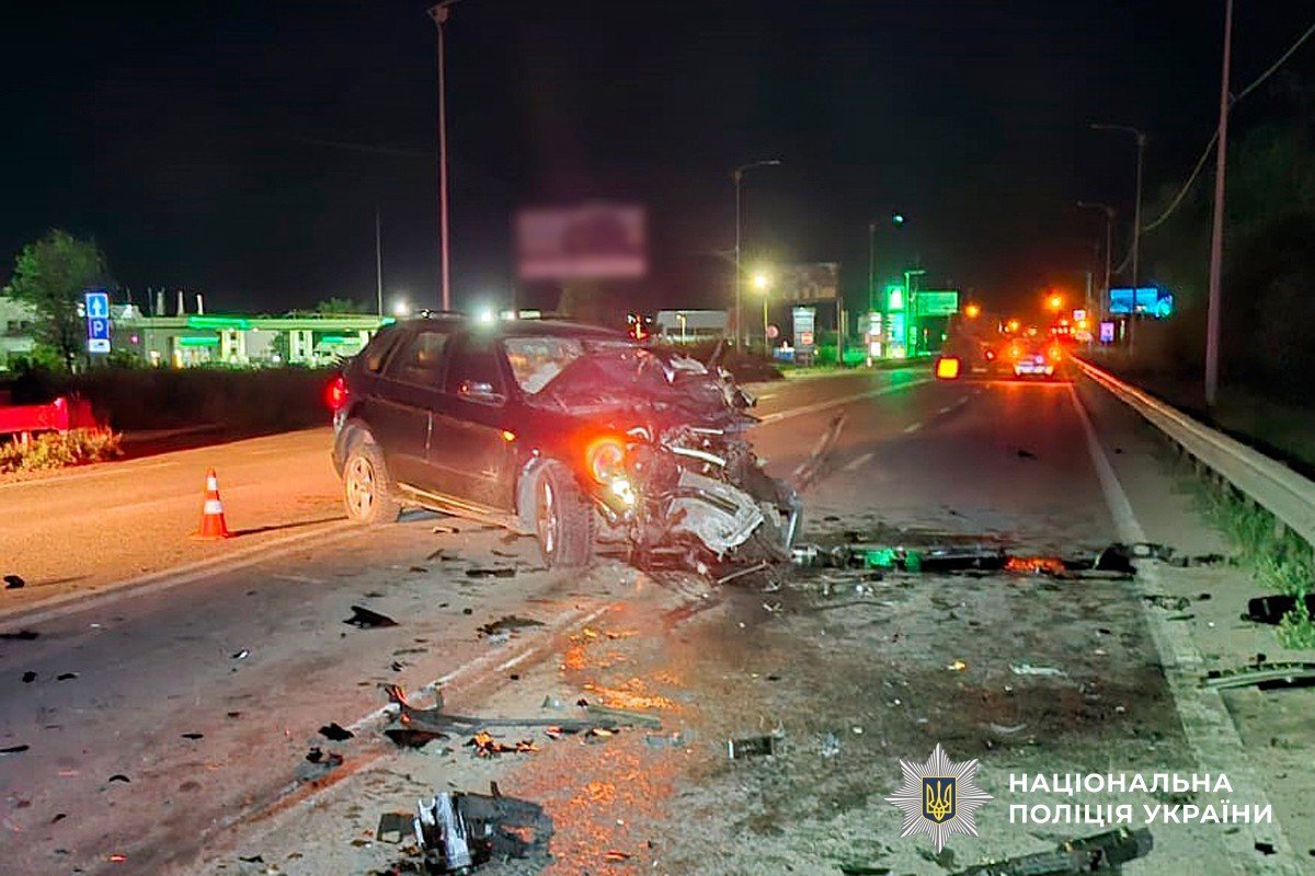 У Полтаві п’яний водій BMW врізався у вантажівку — поліція ...
